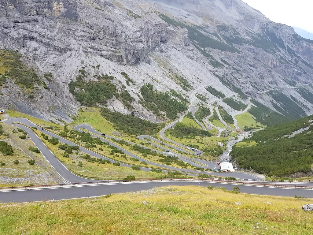 Giro d’Italia to tackle Umbrail Pass on Stage 16 amid rain and snow ...