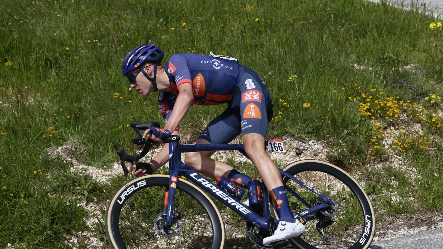 Max Poole diagnosed with Epstein-Barr virus, will miss 2025 Vuelta a ...